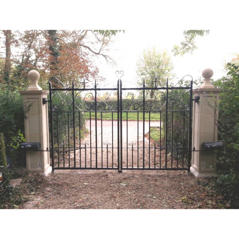 GPT Tuscan Gate Pillar with FN2 Ball and Base | Acanthus Cast Stone