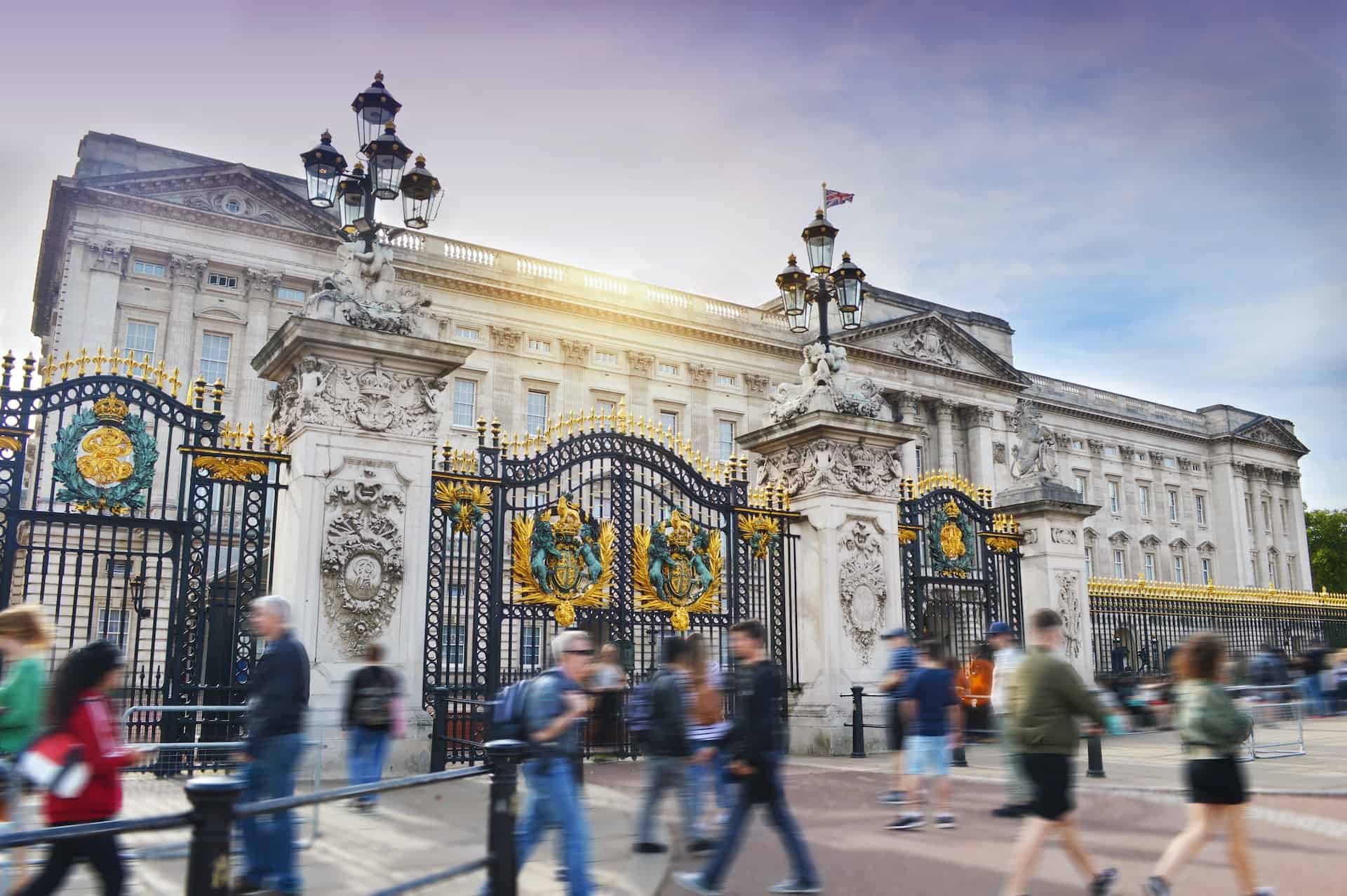 The Ultimate Guide to Cast Stone Gate Pillars | Acanthus Cast Stone
